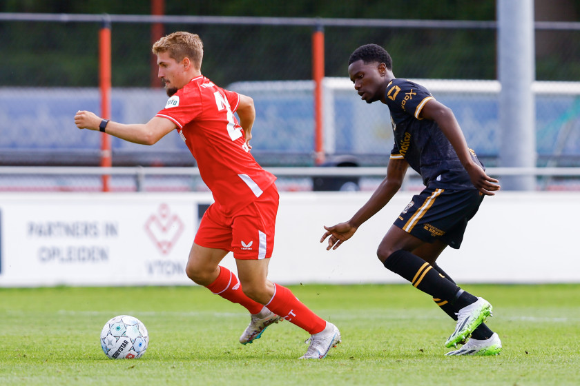 FC Twente wint trainingswedstrijd van Go Ahead Eagles (3-0)