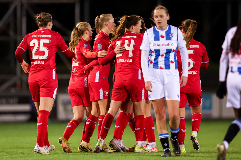 FC Twente Vrouwen wint in Friesland en blijft foutloos