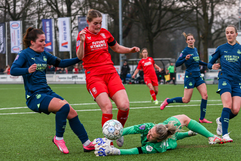 Elena Dhont schiet FC Twente Vrouwen naar zege op PSV