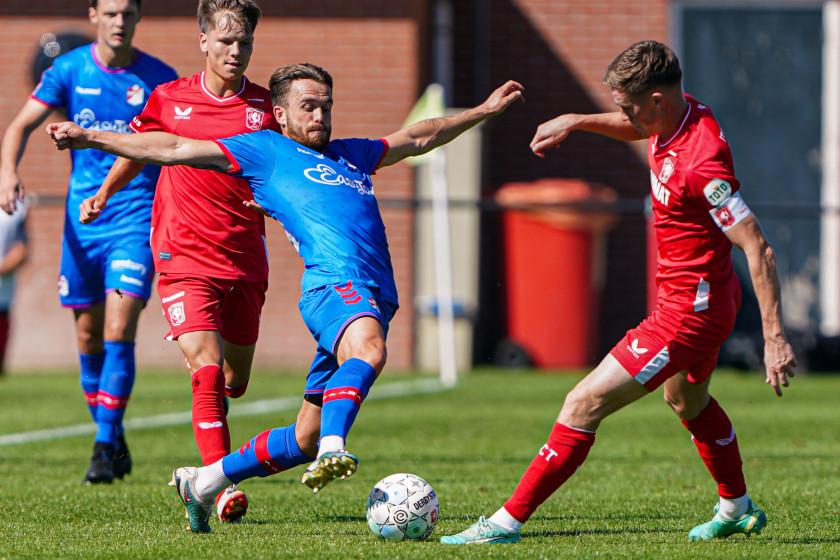 FC Twente speelt oefenduel tegen FC Emmen (0-1)