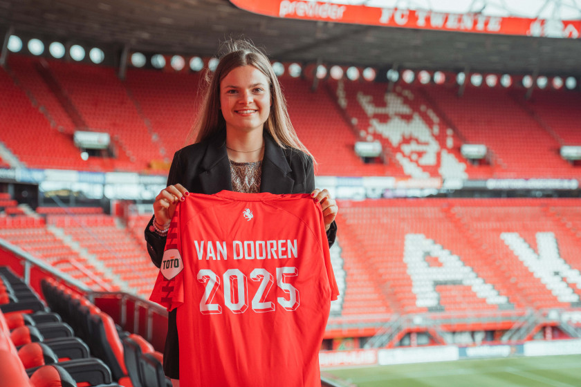 Kayleigh van Dooren tekent nieuw contract bij FC Twente Vrouwen